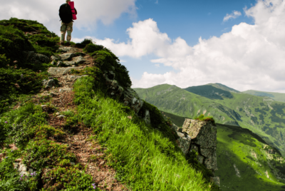 Health Benefits of Hiking: 10 Reasons to Hit the Trails